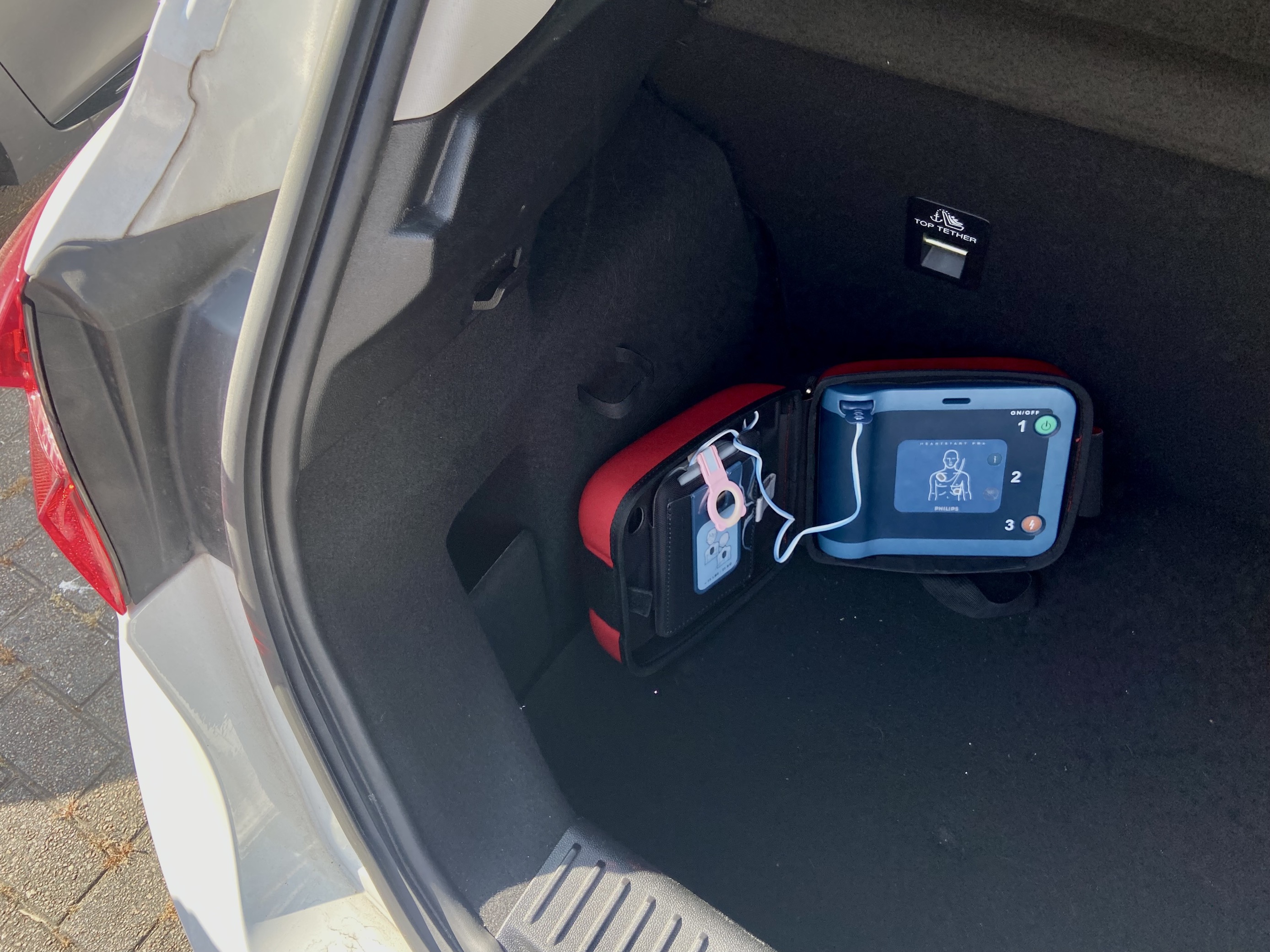 L'importanza di un DAE in macchina | Defibrillatoreshop.it